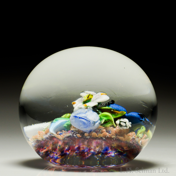 Chris Sherwin 2023 blueberry and flower bouquet paperweight. :: LH ...