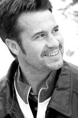 Troy Collins - Artist Biography - Mockingbird Gallery